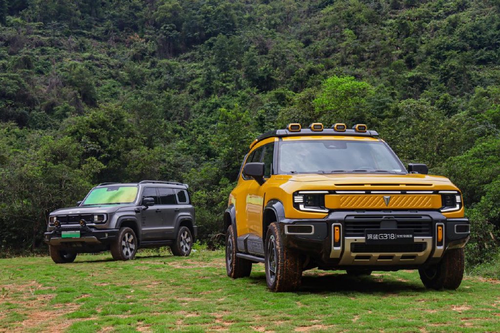 20万预算买方盒子，深蓝G318无忧穿越版和BJ40增程，谁更好？-新浪汽车