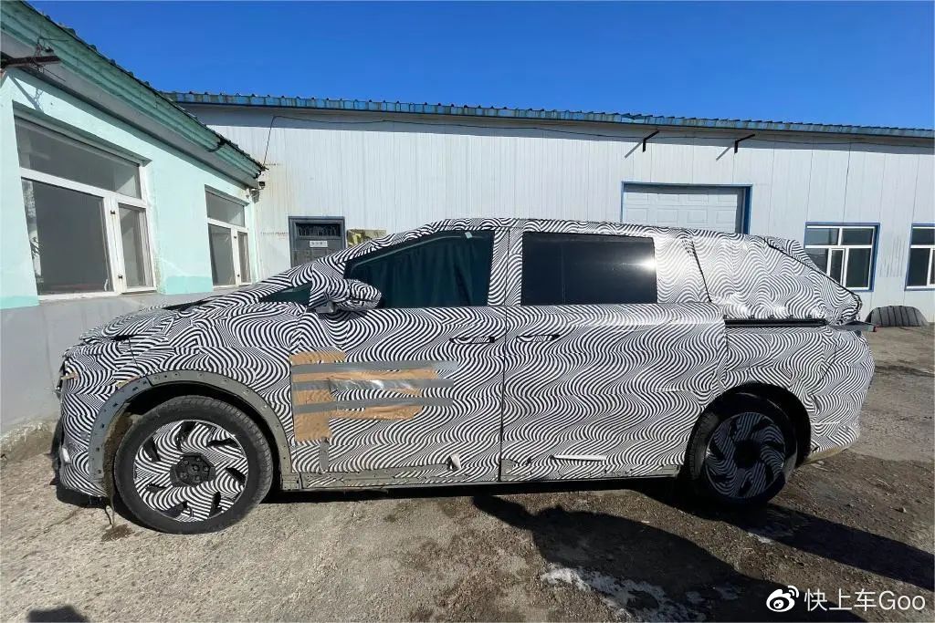 小鹏MPV谍照曝光，充电快是亮点，预计年内发布-新浪汽车