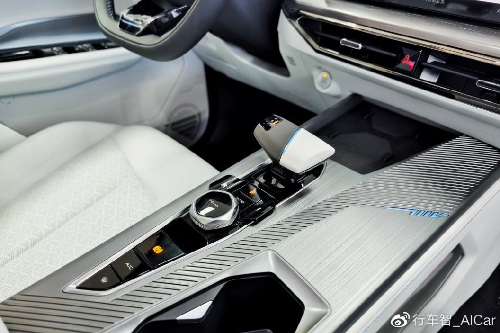 12万级插混SUV，欧尚Z6智电iDD独领风骚-新浪汽车