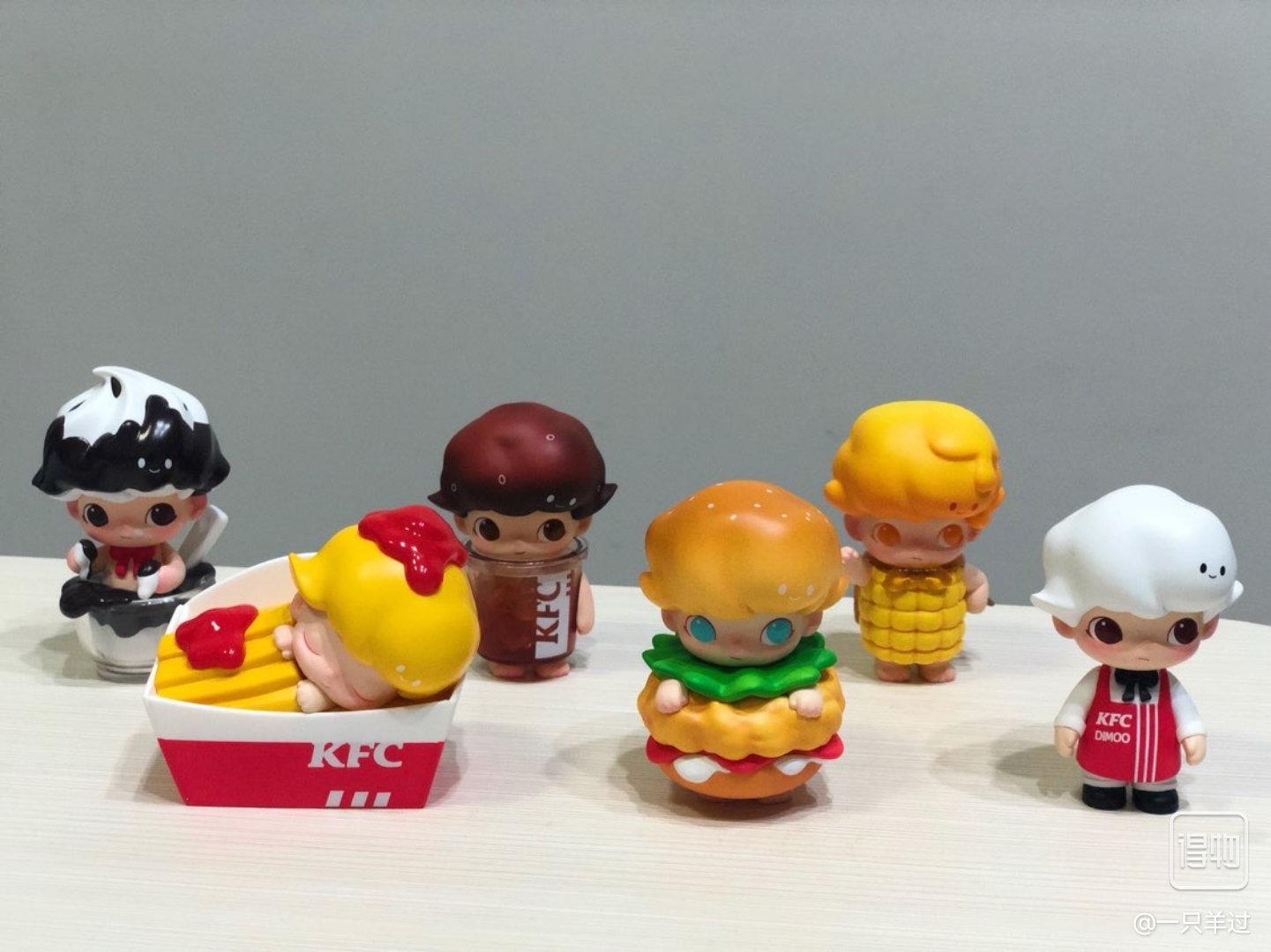 你觉得这一次 KFC 和 DIMOO 合作推出的玩具，哪一款最好看__财经头条