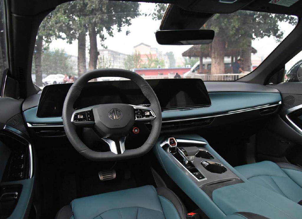 全新MG7内饰曝光，33寸大连屏+无框车门+电动尾翼，搭载2.0T动力-新浪汽车