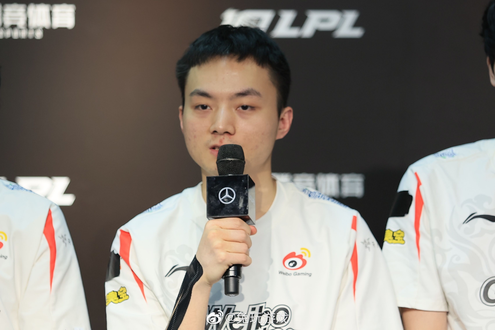 WBG群访返图来啦，笑的很开心的选手们，恭喜晋级