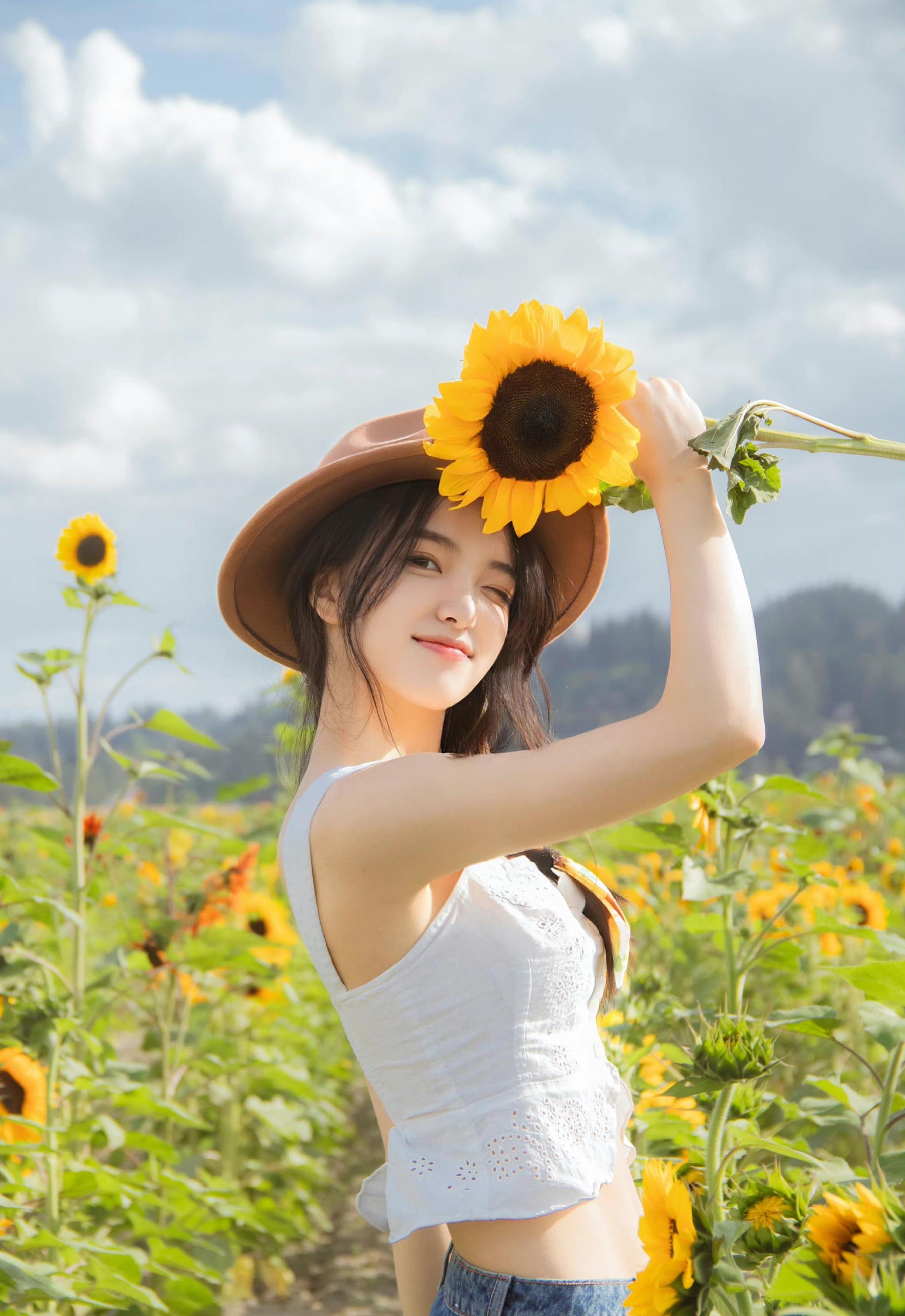 出生于1997年10月5日，天秤座小姐姐