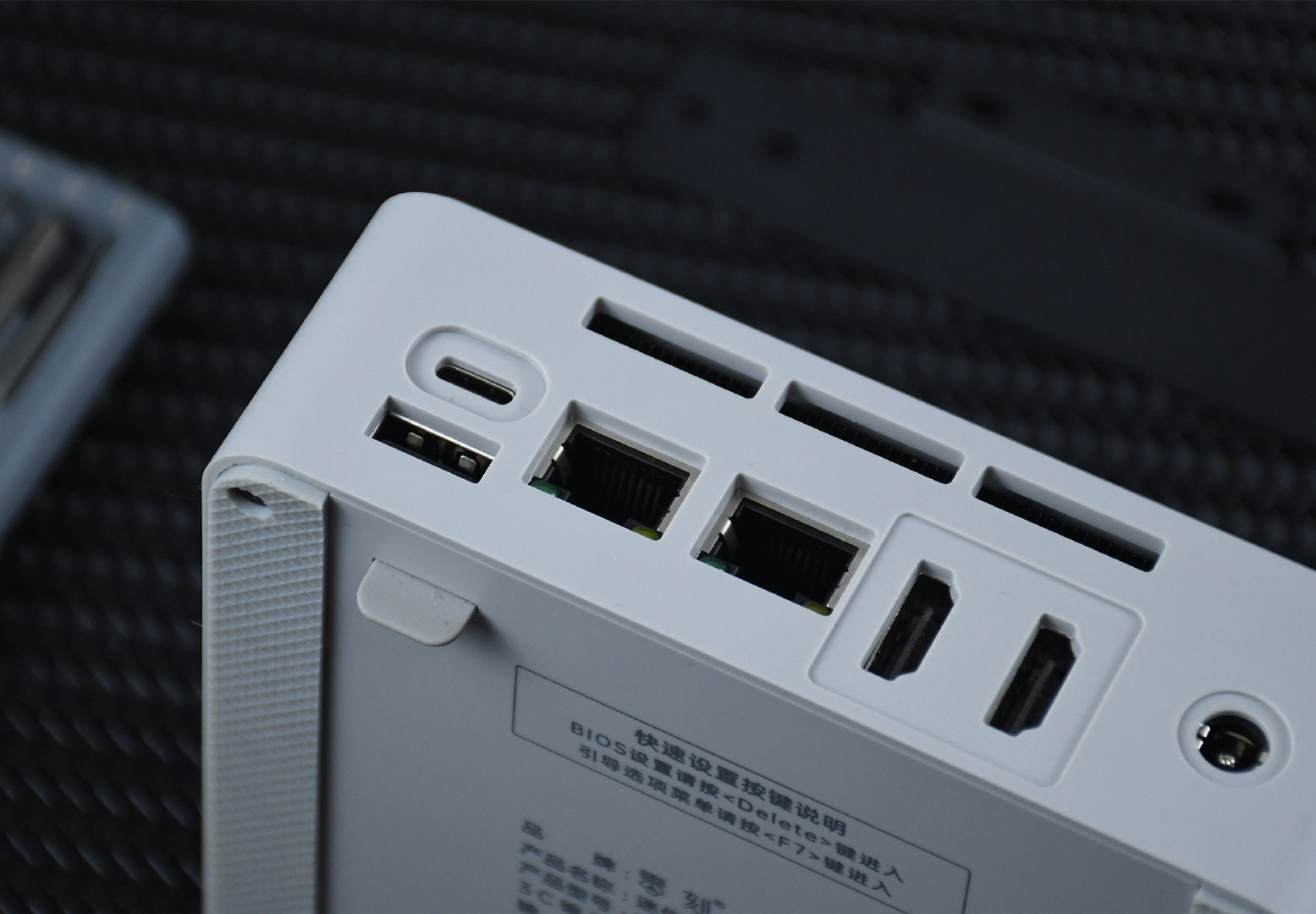 丰富接口，高性能“千元级”迷你电脑主机：零刻EQ12 Pro上手评测__财经头条