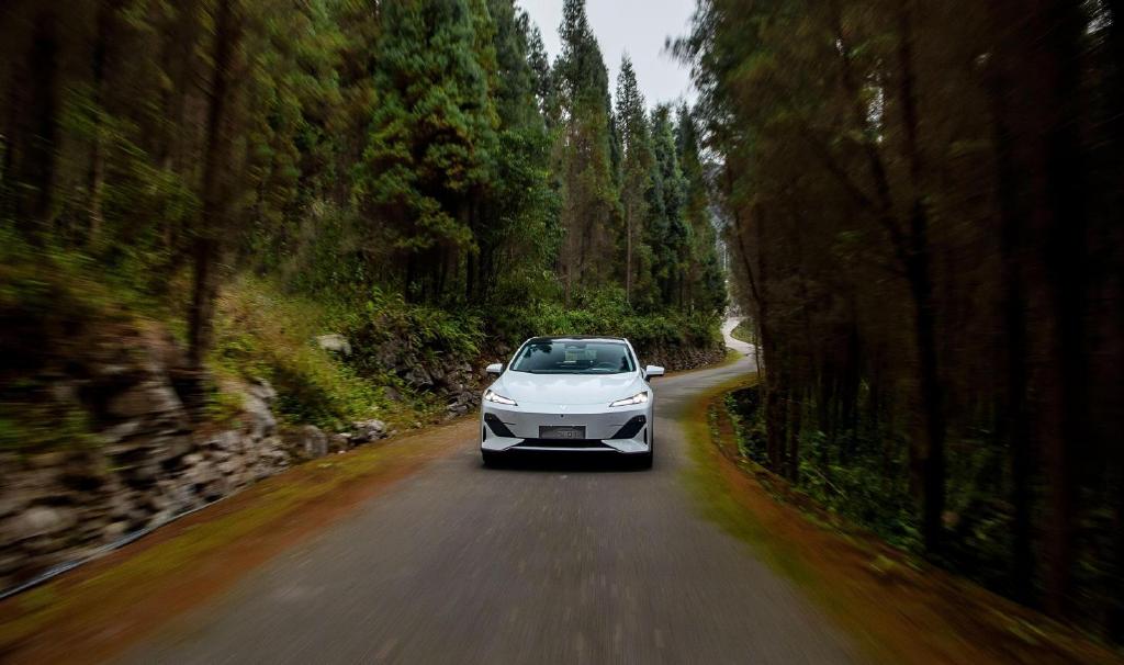 一箱油轻松实现1200km续航，长安深蓝SL03是如何做到的？-新浪汽车