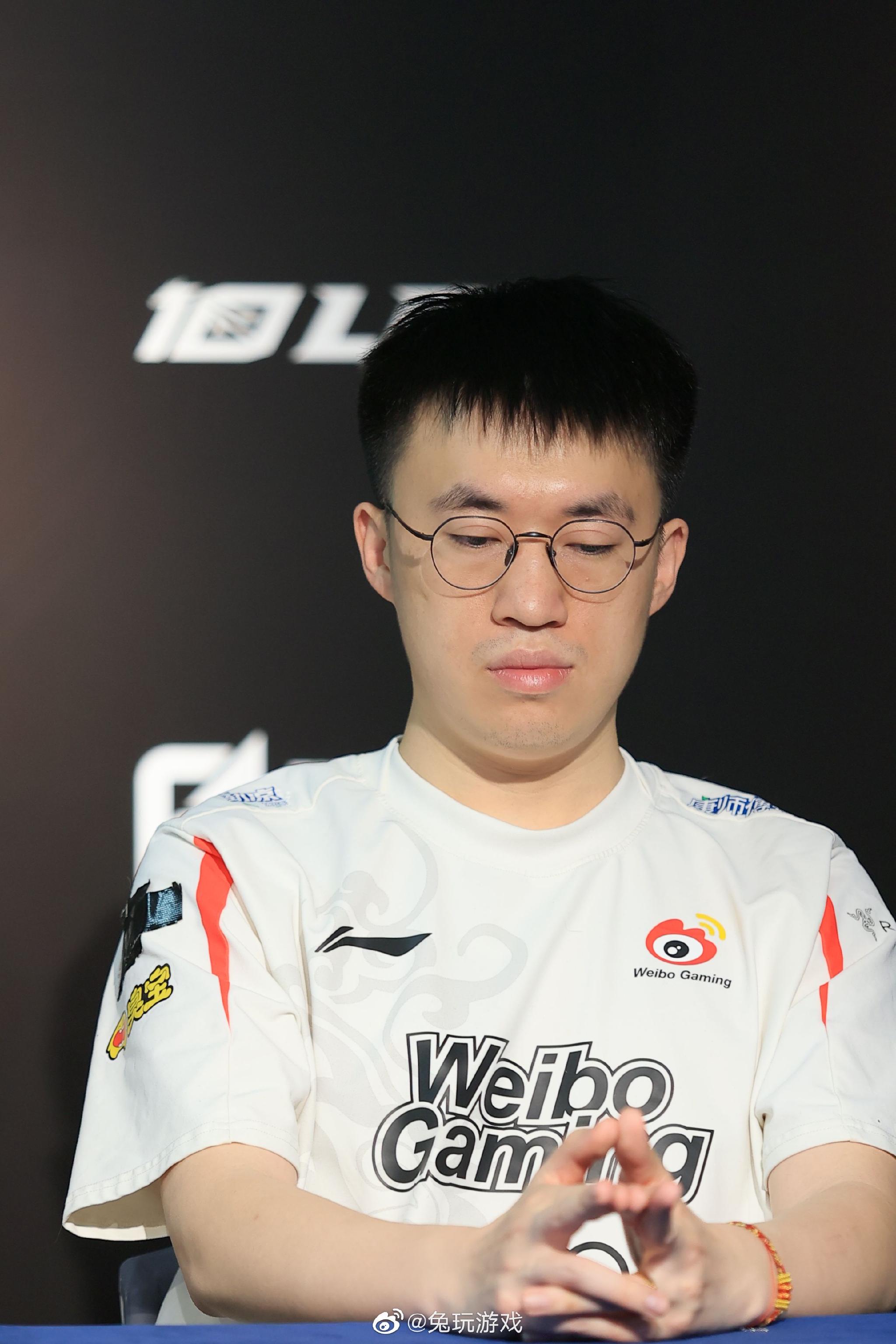 WBG群访返图来啦，笑的很开心的选手们，恭喜晋级