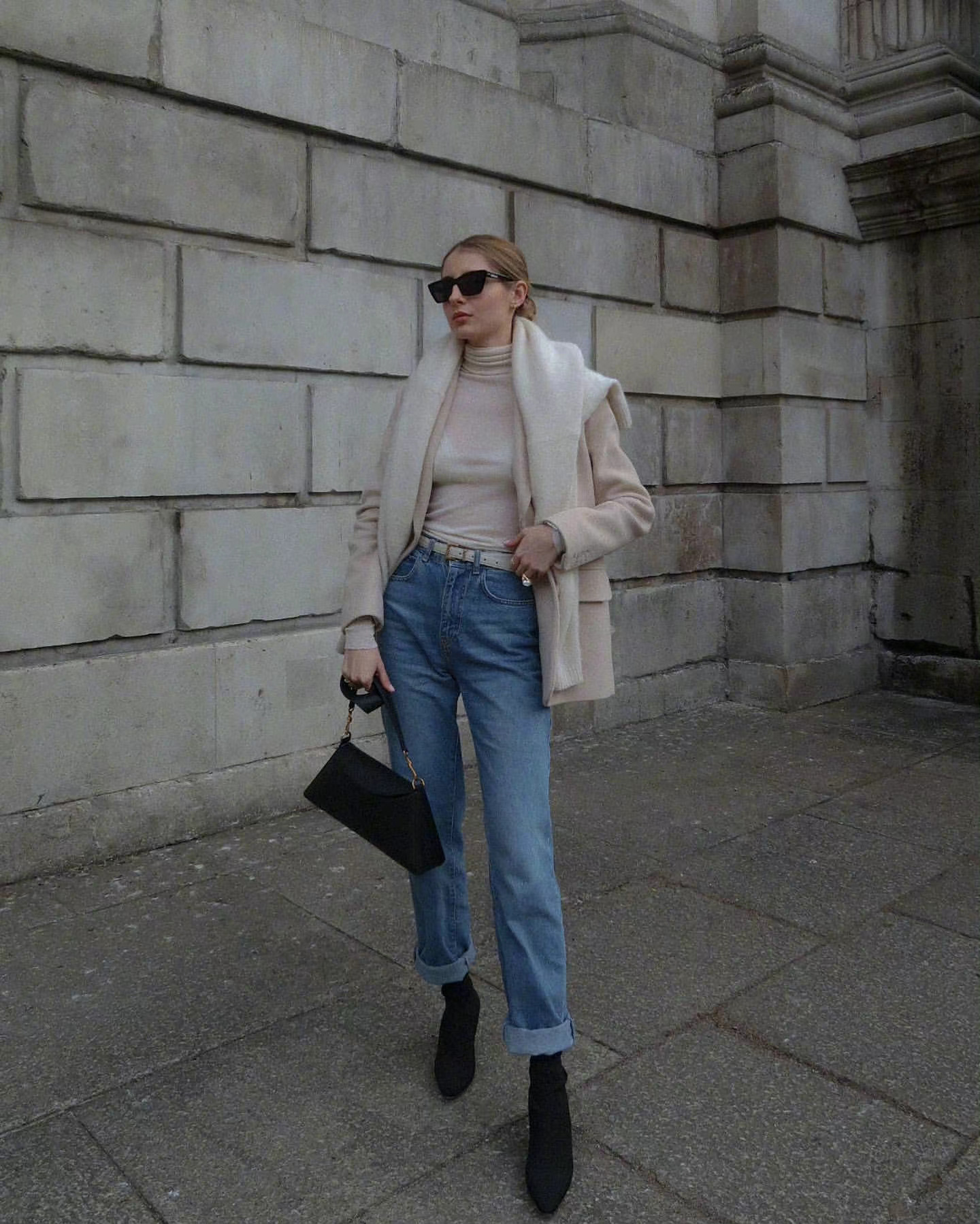 ins时尚博主的日常穿搭look更新｜简约色调打造的高级感__财经头条