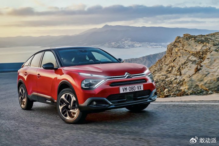 颜值在线！雪铁龙C4实车曝光，搭1.2T轻混版-新浪汽车