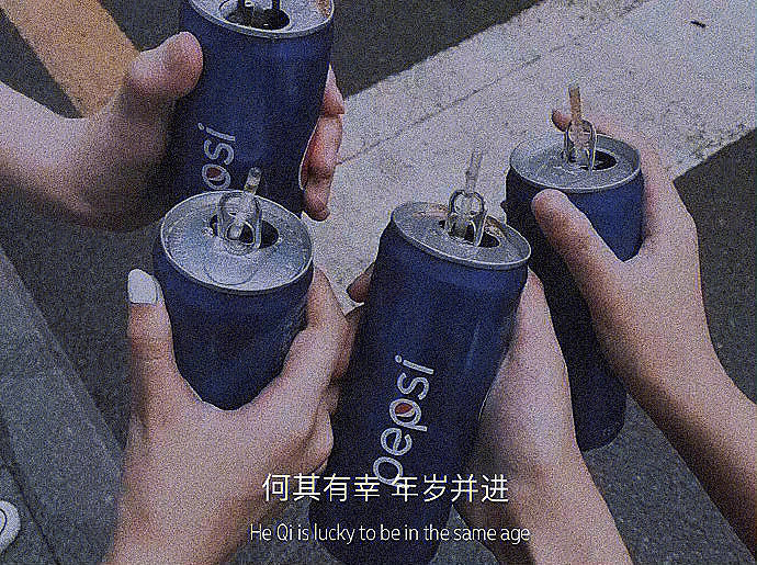 打断你的腿,再给你一副拐杖,然后告诉你:没有我,你连路都走不了,所以你要懂得感恩