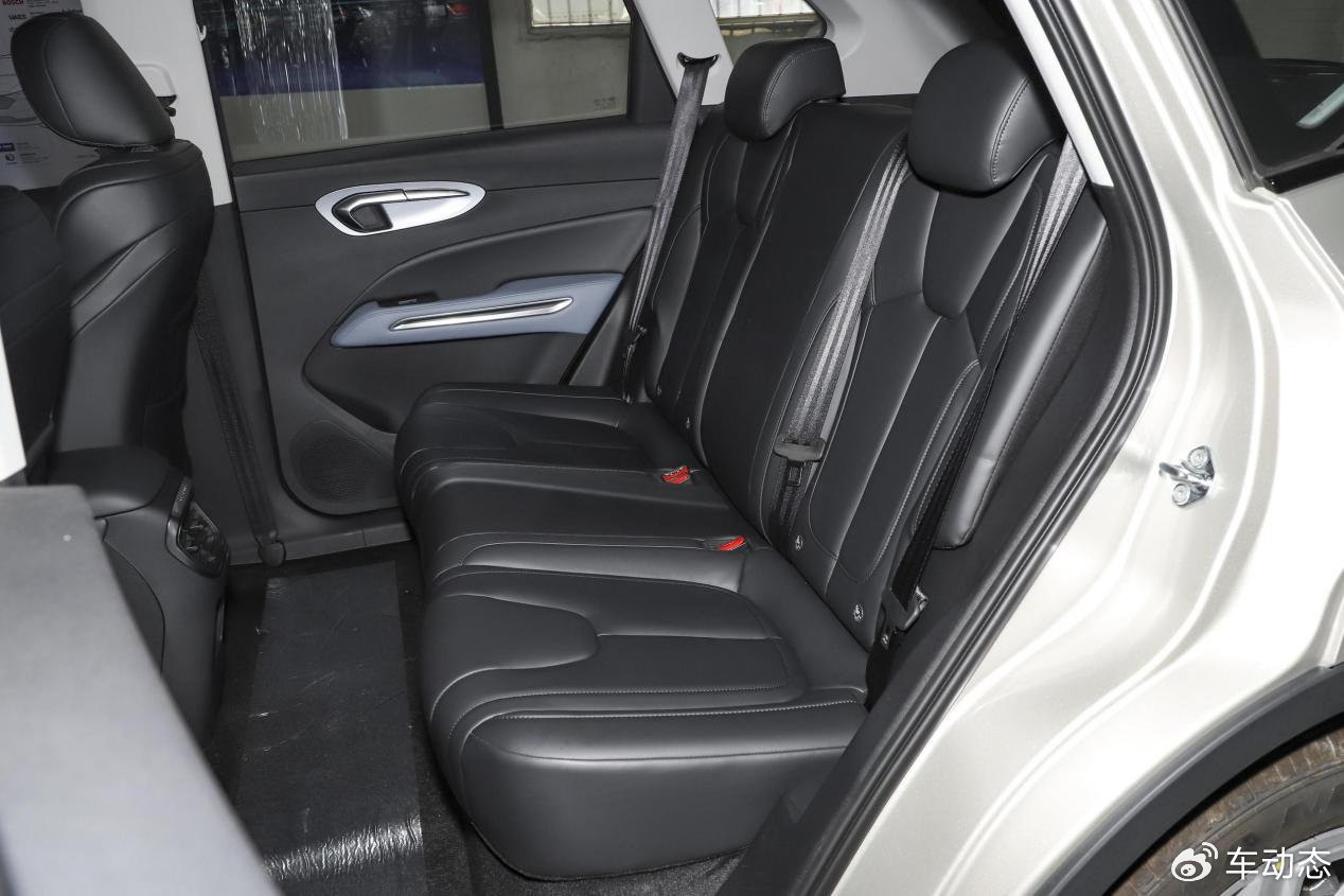 试驾奔腾T90，10万块买8155芯片还有L2.5级辅助驾驶？-新浪汽车