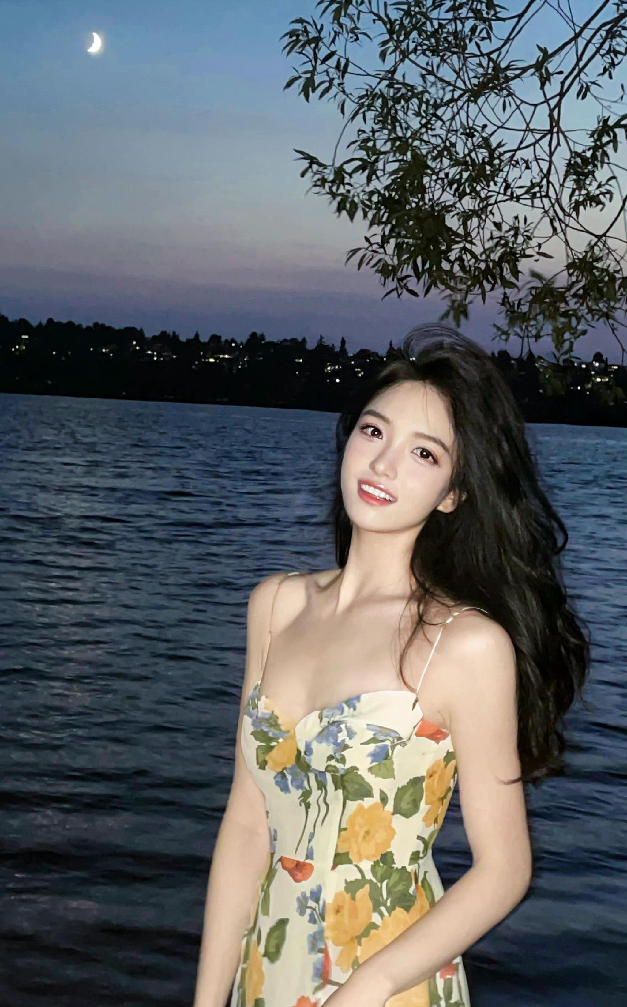 出生于1997年10月5日，天秤座小姐姐