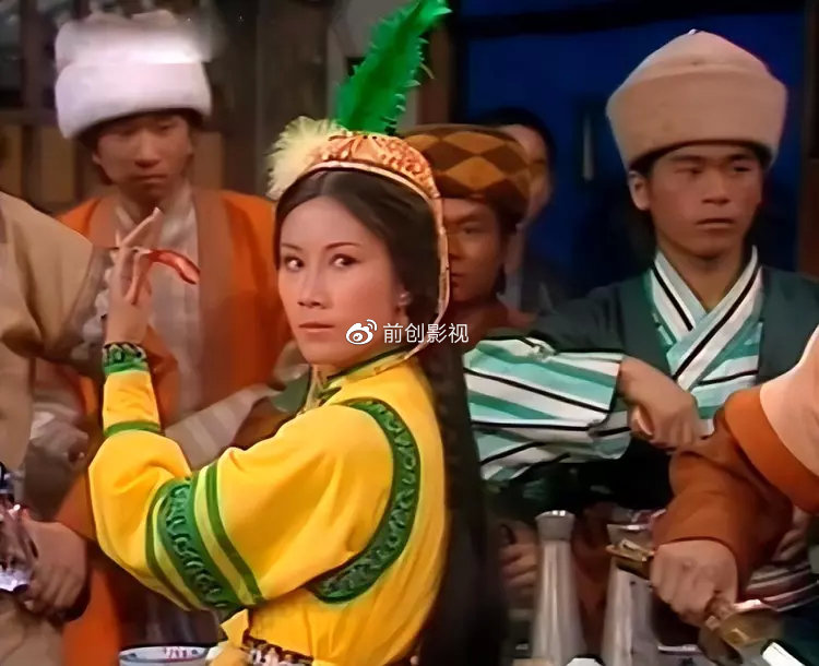 8版霍青桐与“第一美人”香香公主对比，一对异域姐妹花，谁更美