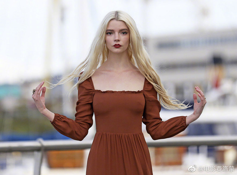 《女王的棋局》Anya Taylor-Joy全新写真曝光！！天呐，精灵来人间了