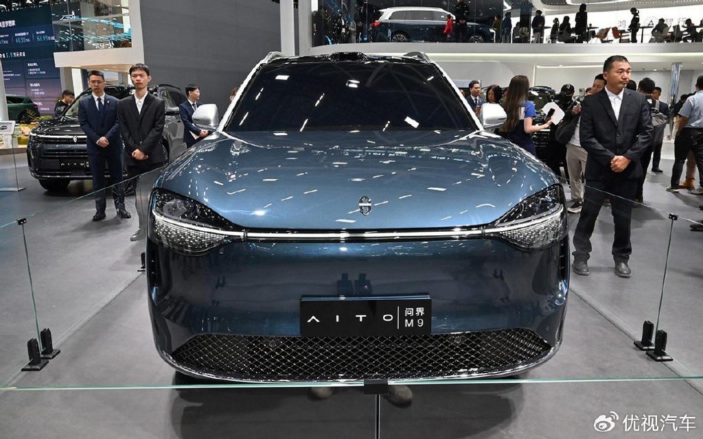 问界M8将到来！提供5/6座布局，或售35~40万，理想L8有对手了-新浪汽车