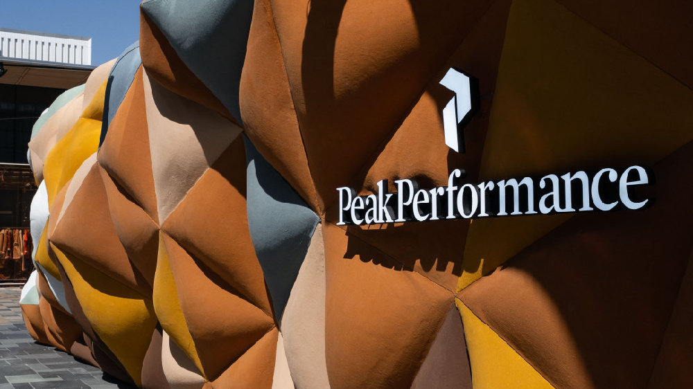 北欧专业户外品牌PeakPerformance壁克峰中国首店入驻三里屯|三里屯|凯布讷山|围挡_新浪新闻