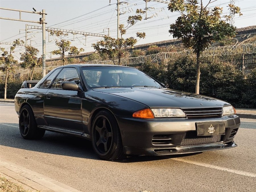 国内唯一可以上路的日产R32，这台车已经过户2次了，25岁的老车……