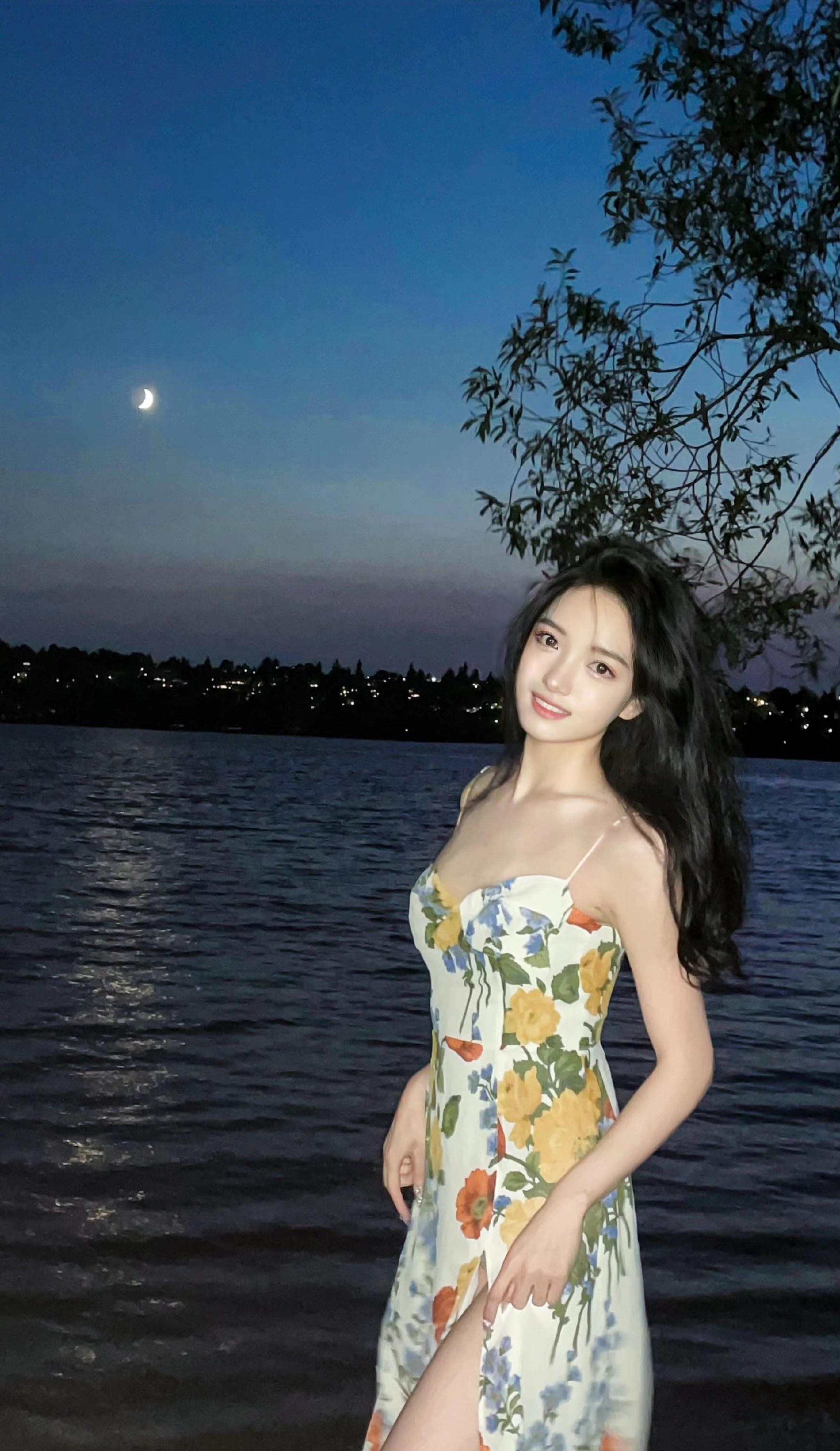 出生于1997年10月5日，天秤座小姐姐