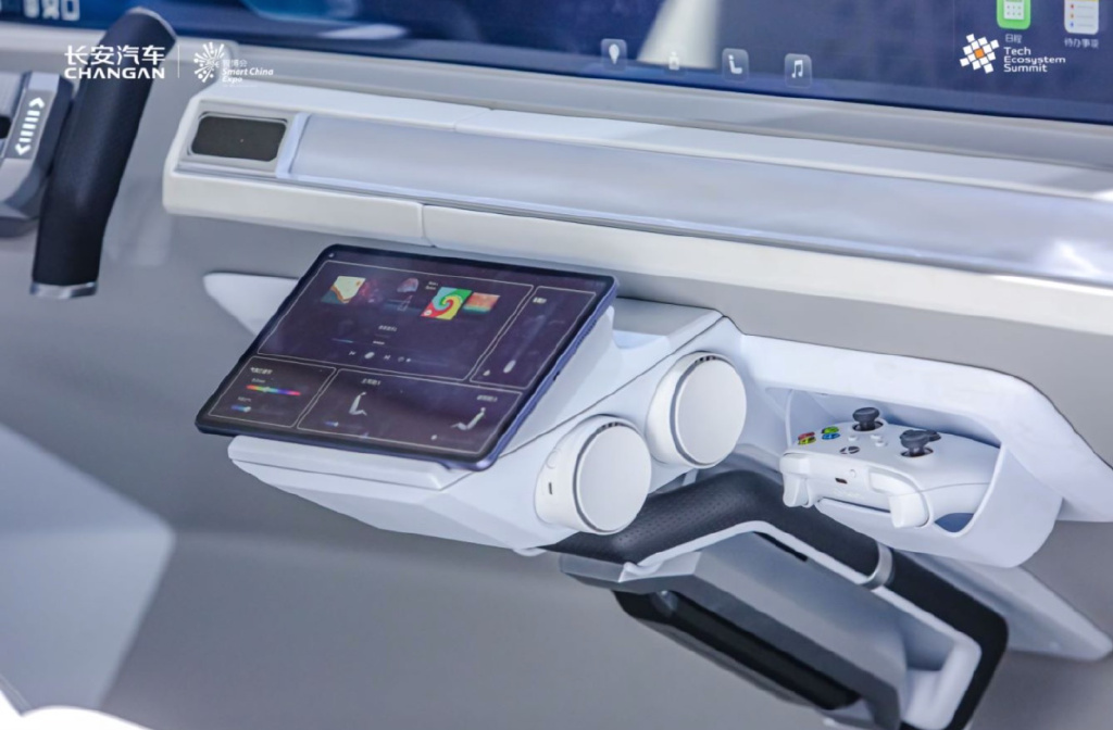 长安SDA架构如何让汽车进化为“智能机器人”-新浪汽车