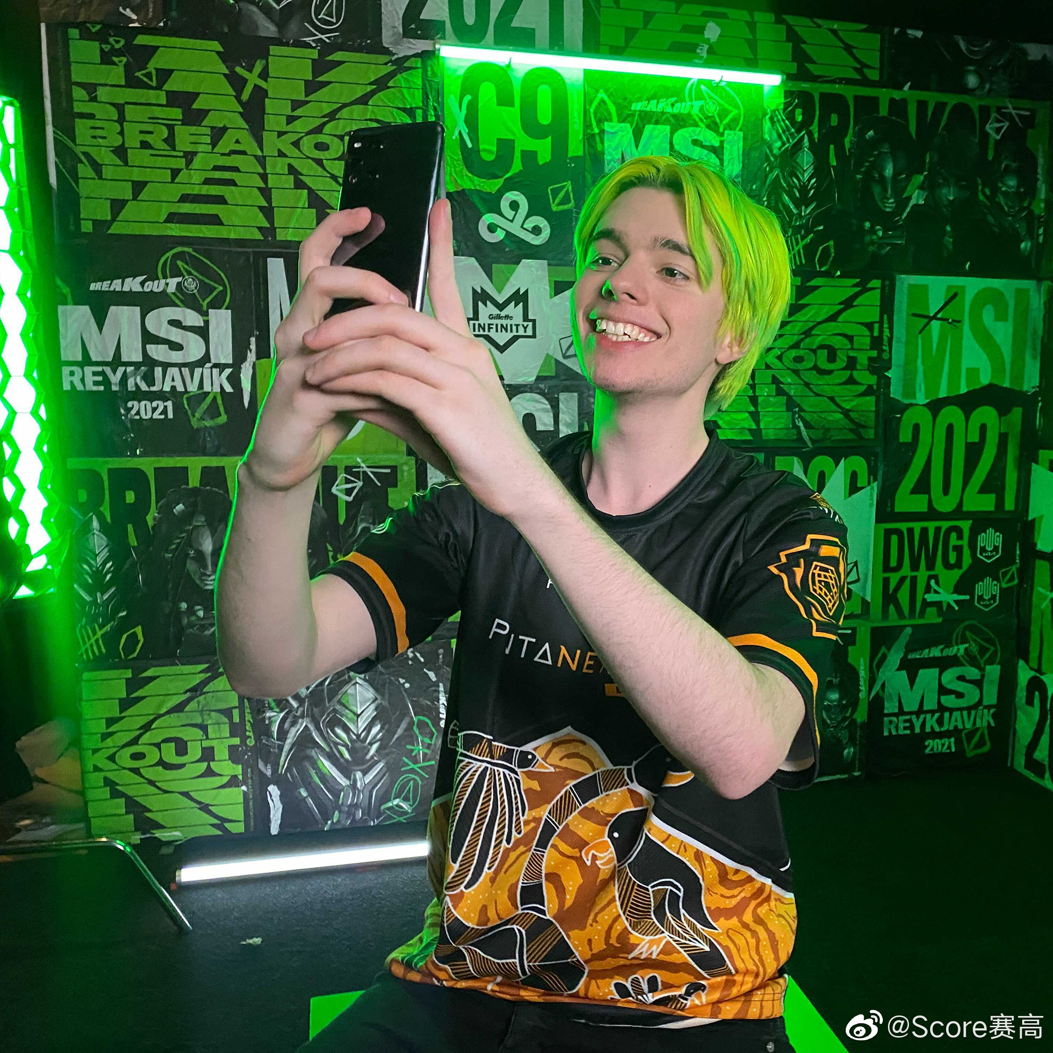 幕后拍摄照～ cr：twi—lol esports