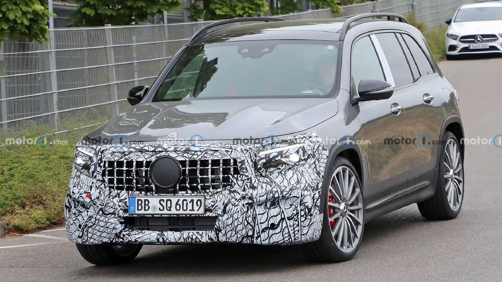 换装三角眼大灯，奔驰AMG GLB 35中期改款车型测试谍照曝光-新浪汽车