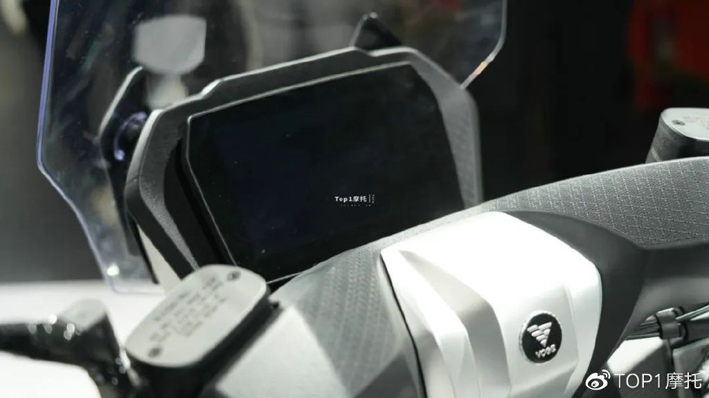 同级动力最强，车重最轻——无极SR250GT北京摩展实拍+车型解读-新浪汽车