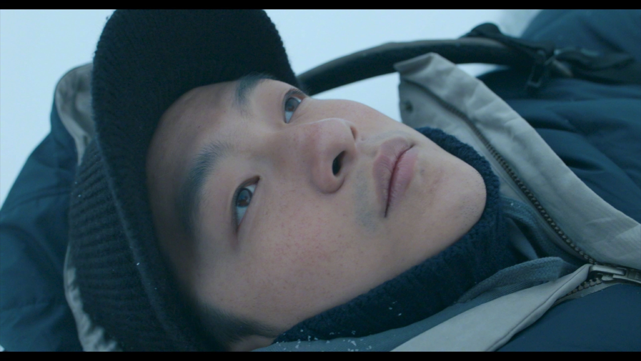 周冬雨刘昊然屈楚萧新电影《燃冬》海报__财经头条