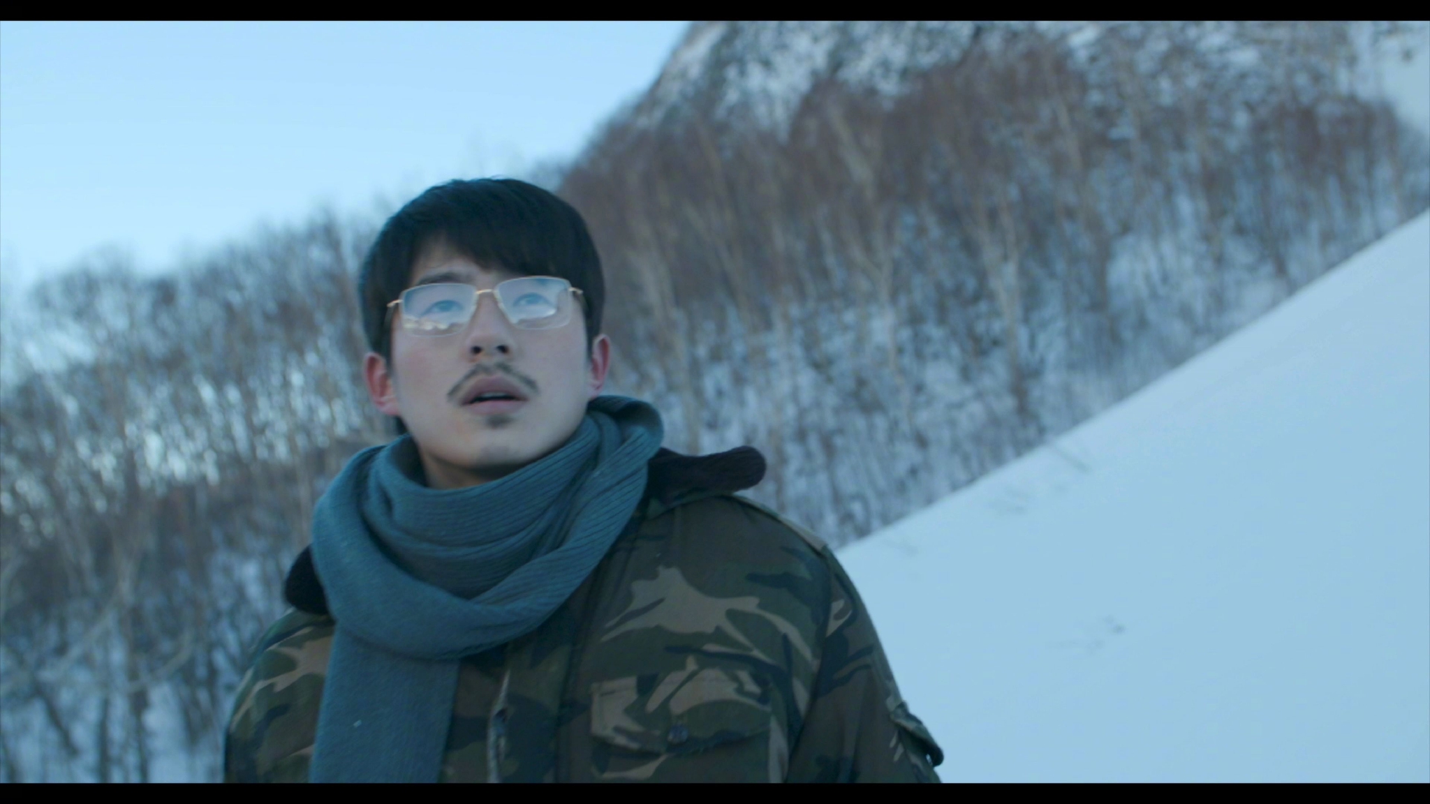 周冬雨刘昊然屈楚萧新电影《燃冬》海报__财经头条