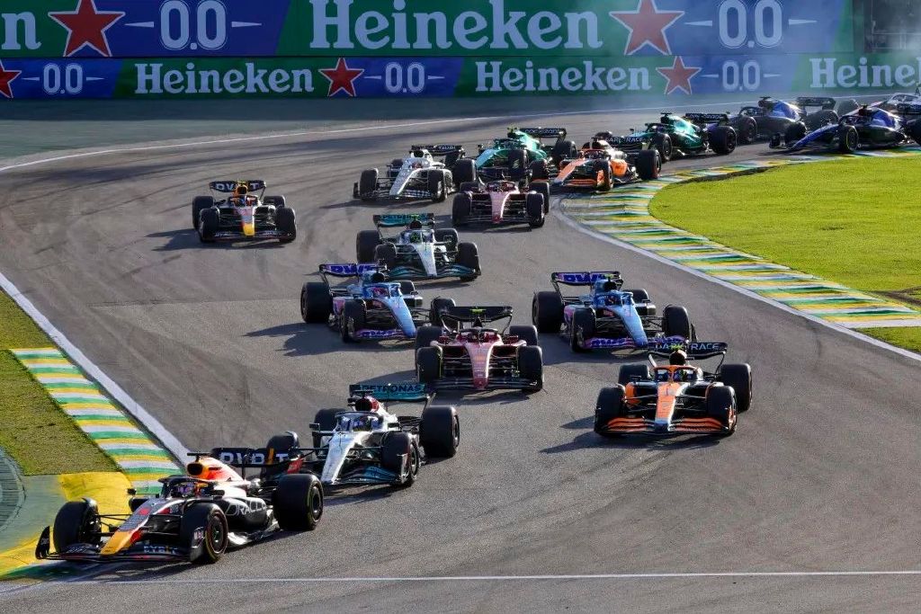 10支F1车队负责人开了个会！冲刺赛周末将有两场排位赛？