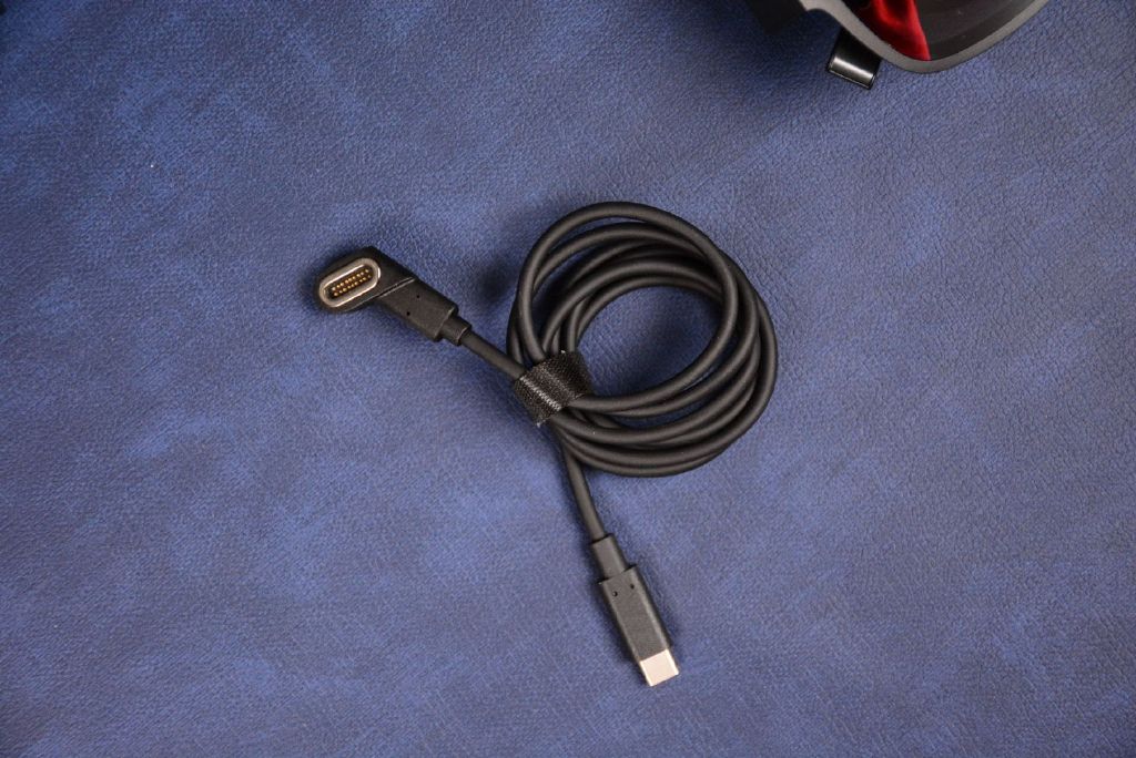 普通眼镜大小，却藏着130英寸巨幕影院？雷鸟Air 1S XR眼镜评测__财经头条