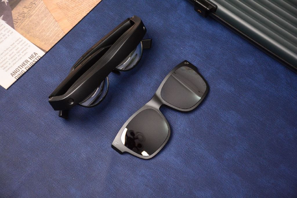 普通眼镜大小，却藏着130英寸巨幕影院？雷鸟Air 1S XR眼镜评测__财经头条