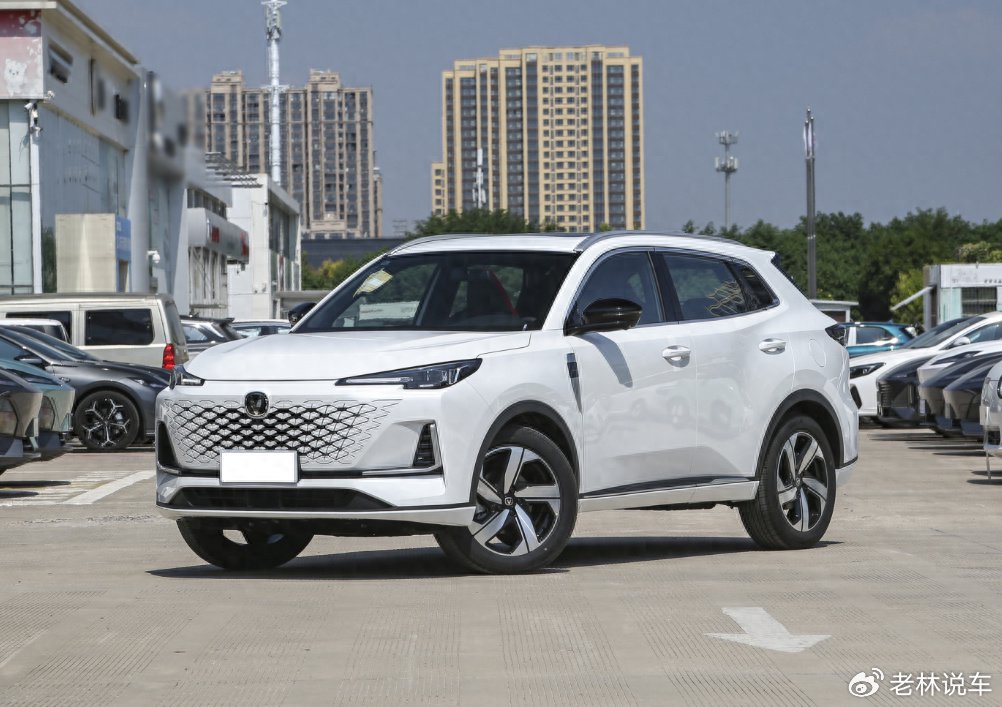 10多万的SUV，吉利博越COOL和长安CS55PLUS，谁更值得入手？-新浪汽车