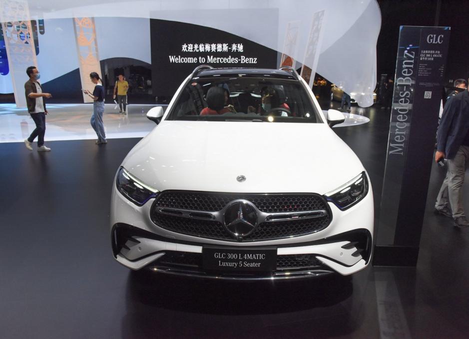 新奔驰GLCL铆钉42万的起步价，笃定会有不少人愿意买单！-新浪汽车
