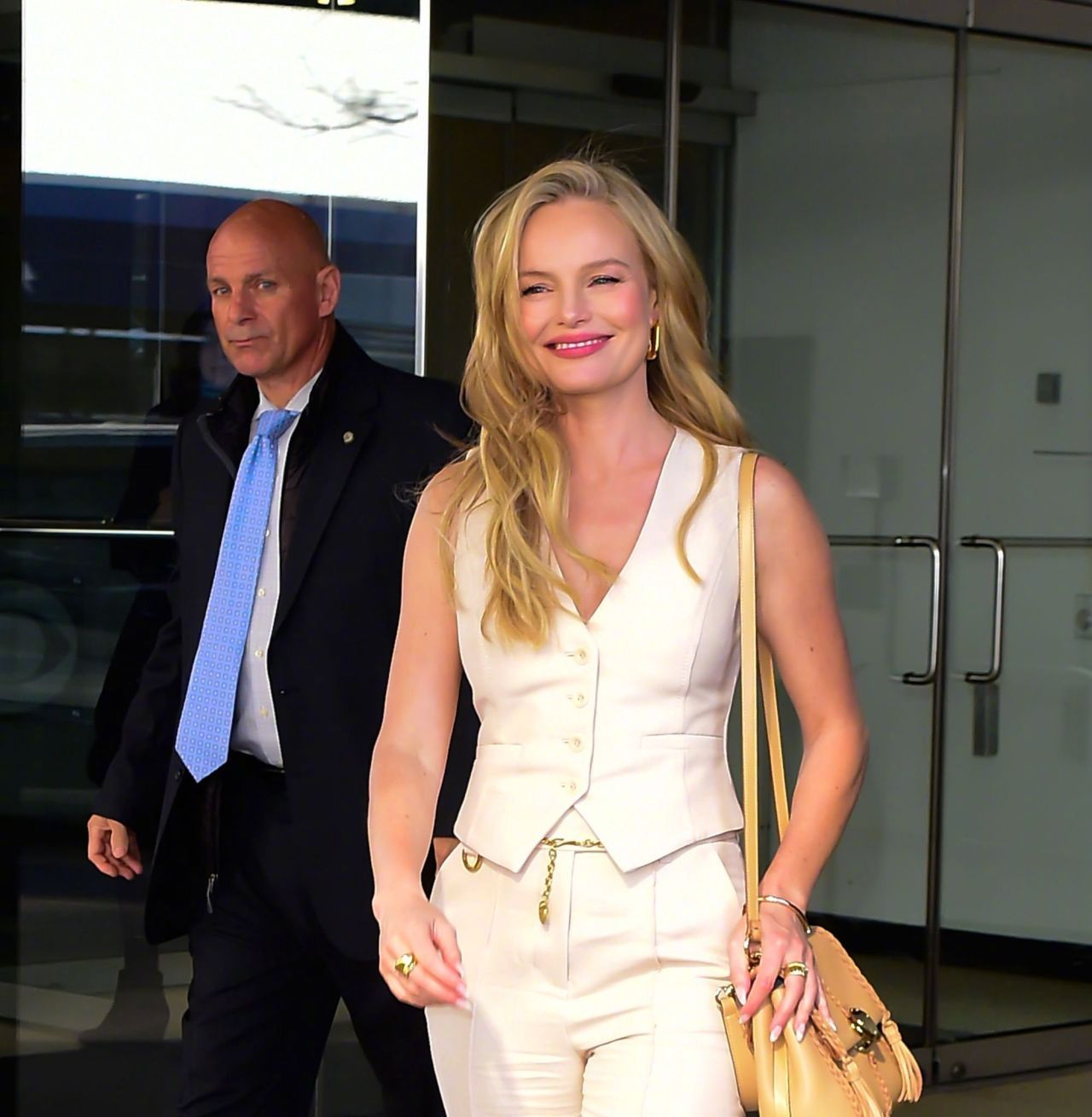 凯特·博斯沃思 (Kate Bosworth) 在纽约外出的街拍……__财经头条