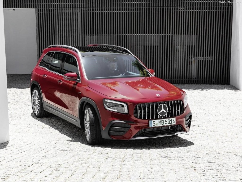 换装三角眼大灯，奔驰AMG GLB 35中期改款车型测试谍照曝光-新浪汽车