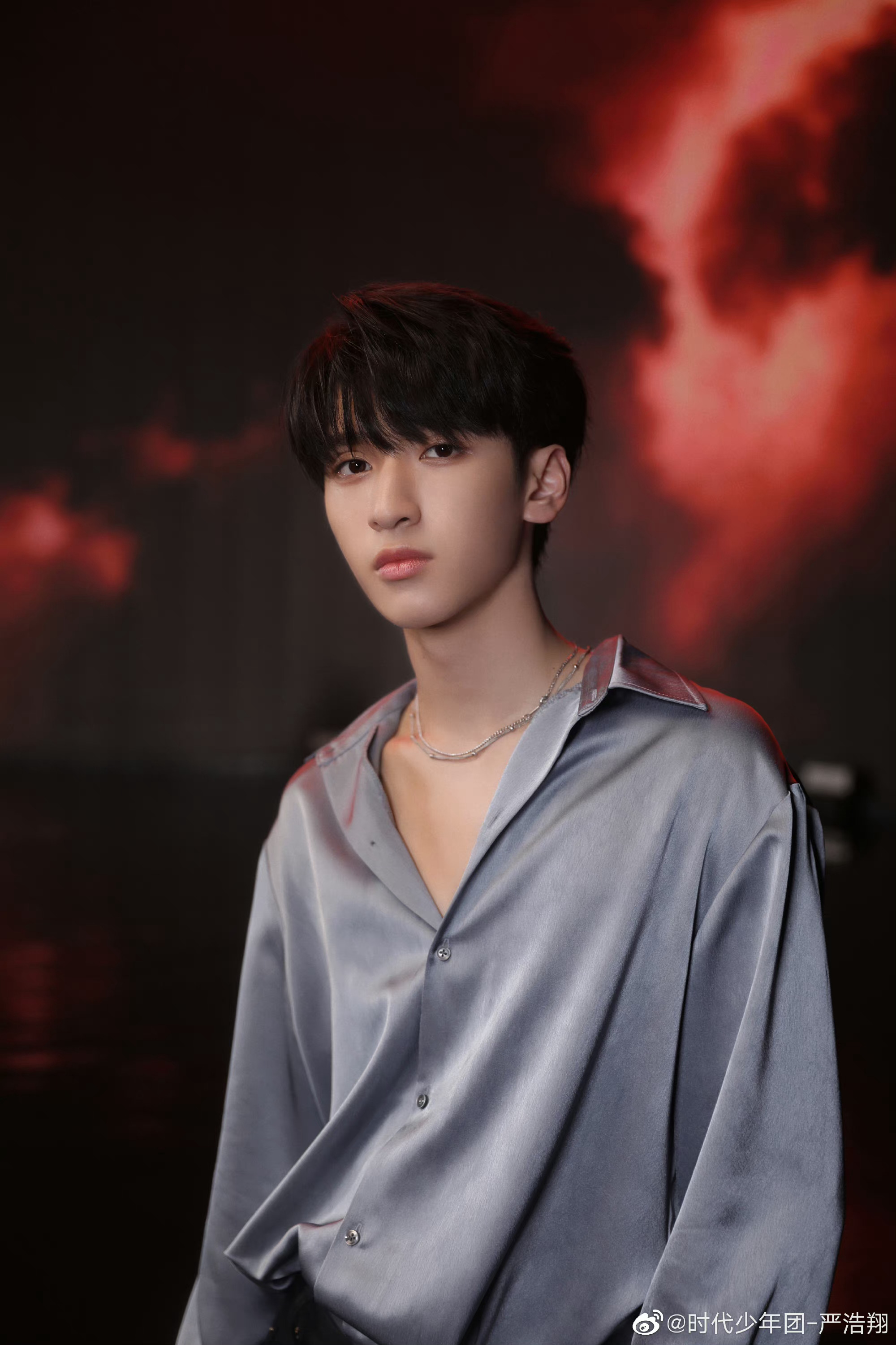 严浩翔的照片高清-千图网
