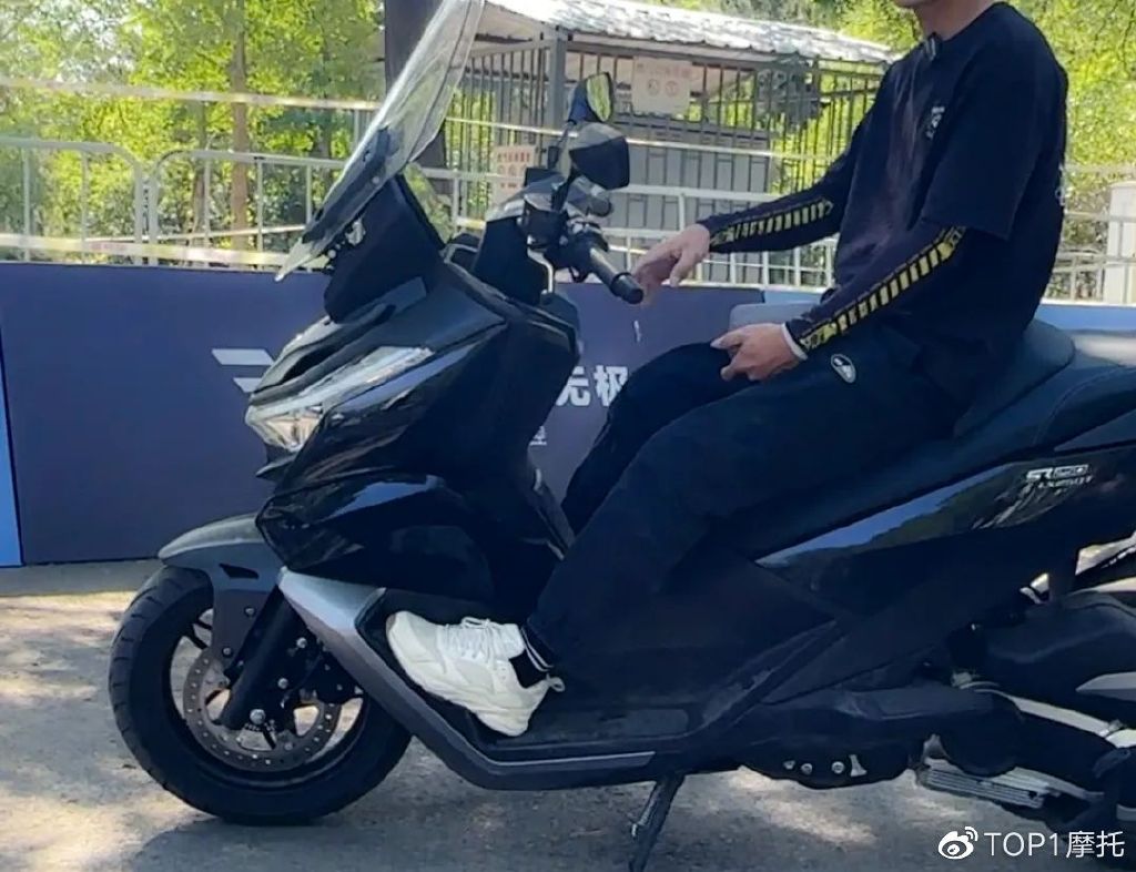 同级动力最强，车重最轻——无极SR250GT北京摩展实拍+车型解读-新浪汽车