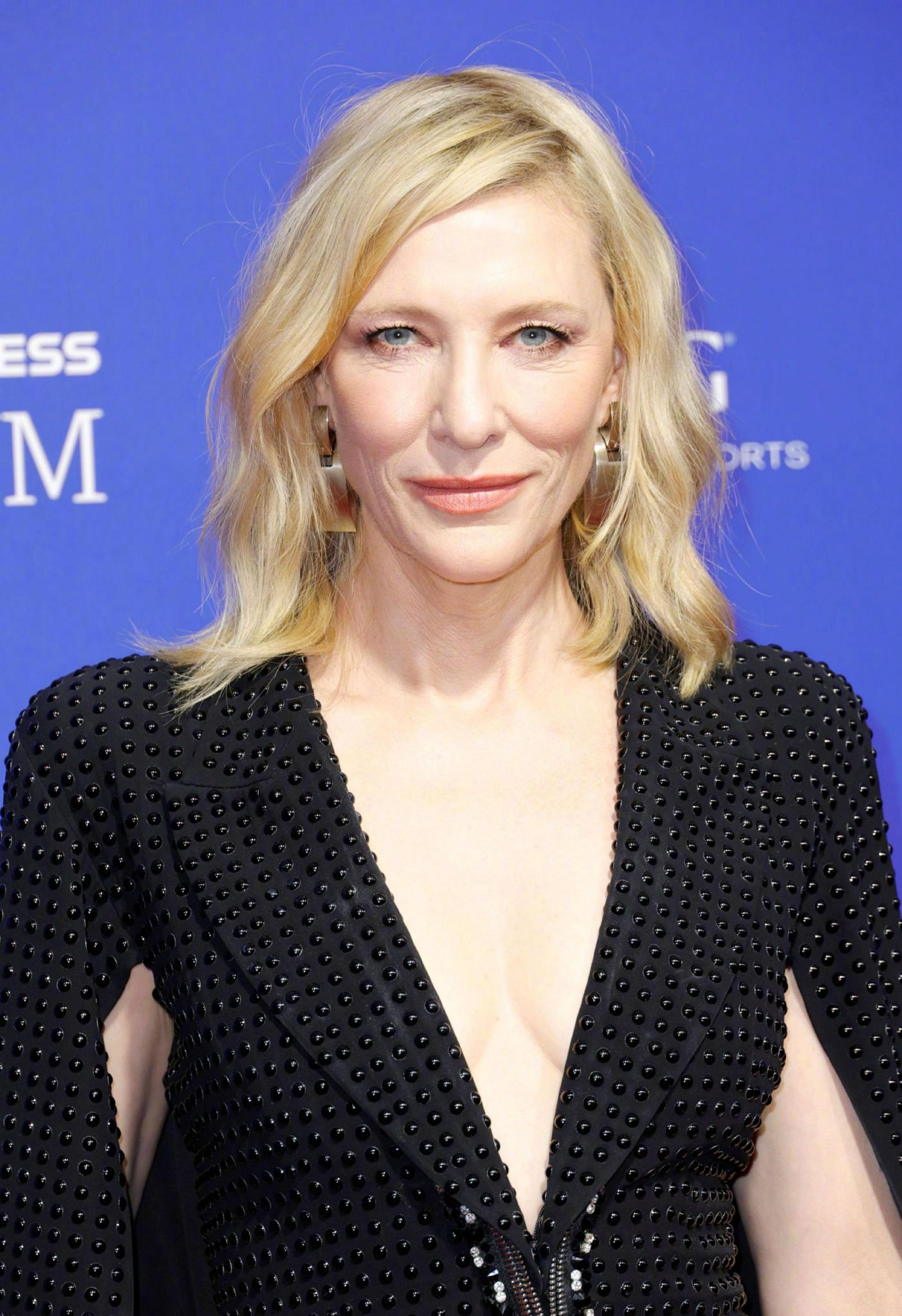 女王凯特.布兰切特Cate Blanchett亮相第34届棕榈泉国际电影节……__财经头条