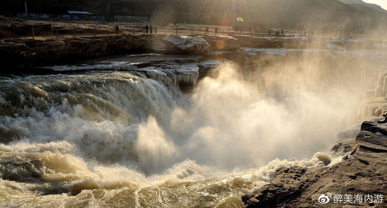 探访黄河壶口瀑布，感受惊涛怒吼与山鸣谷应，气势磅礴