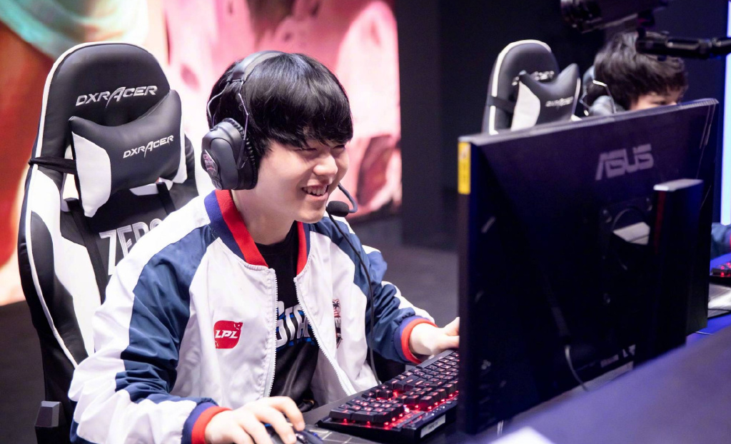 Doinb透露V5新赛季阵容：Zoom、小许秀、Photic__财经头条