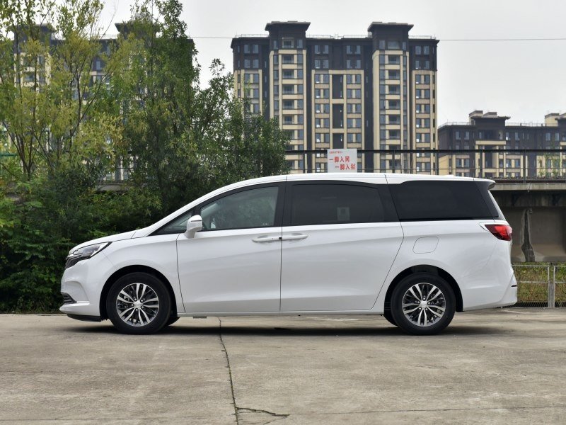 标杆对比，腾势D9和别克GL8，哪个更适合你？-新浪汽车