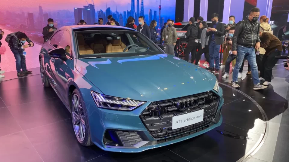 上汽奥迪A7L全球首发，先行版搭载3.0T V6、限量1000台｜上海车展-新浪汽车