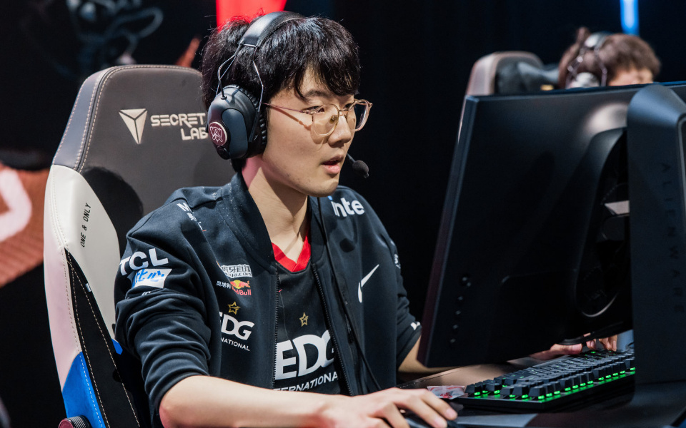 Viper走，尺帝来？谁能想到LPL的AD要靠韩援撑场面？__财经头条