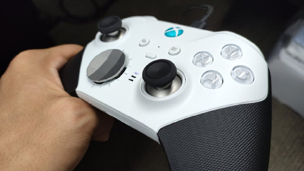 Xbox Elite 无线控制器 2 代 青春版 - 评测|elite_新浪新闻