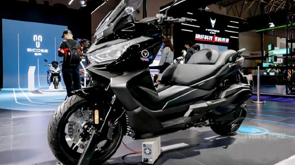 盲区监测+碰撞预警？无极SR4MAX将迎来重大升级！