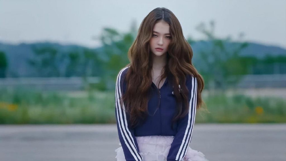 小Jennie以“Teddy女团”身份出道，她和Blackpink成员关系密切|女团|艾拉|格罗斯_新浪新闻