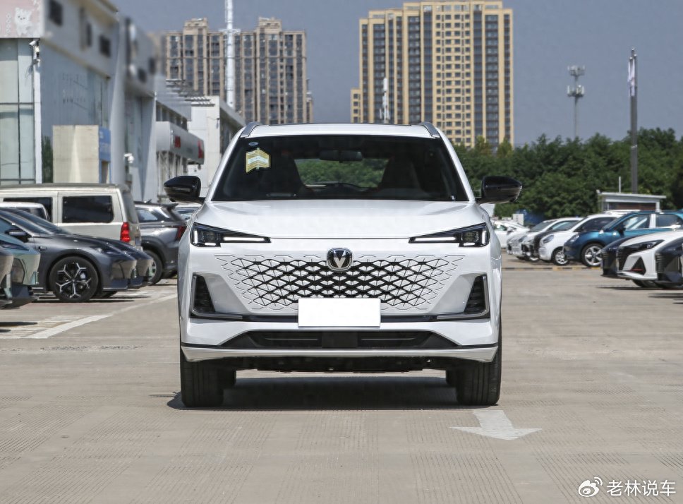 10多万的SUV，吉利博越COOL和长安CS55PLUS，谁更值得入手？-新浪汽车