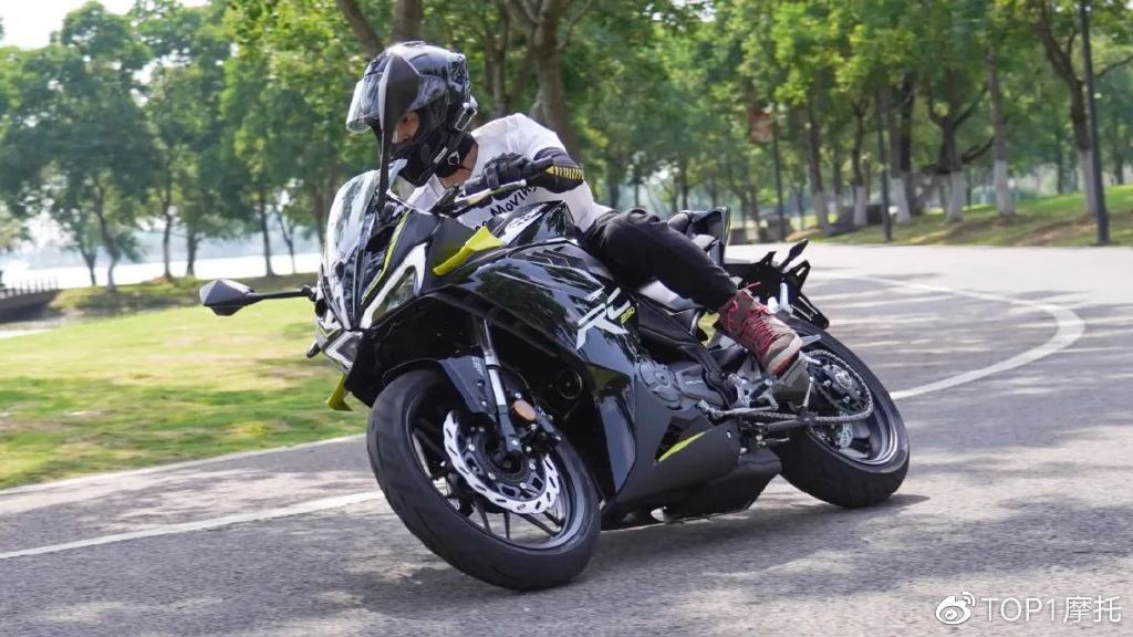 官降1501！赛科龙RC250开启暴击模式，售价18500元起！-新浪汽车