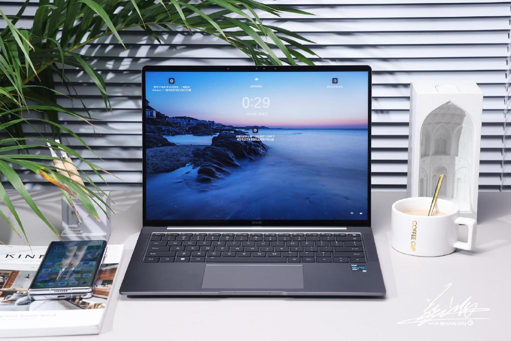 荣耀MagicBook V 14 2022体验：这一次 告诉你什么是旗舰轻薄本__财经头条