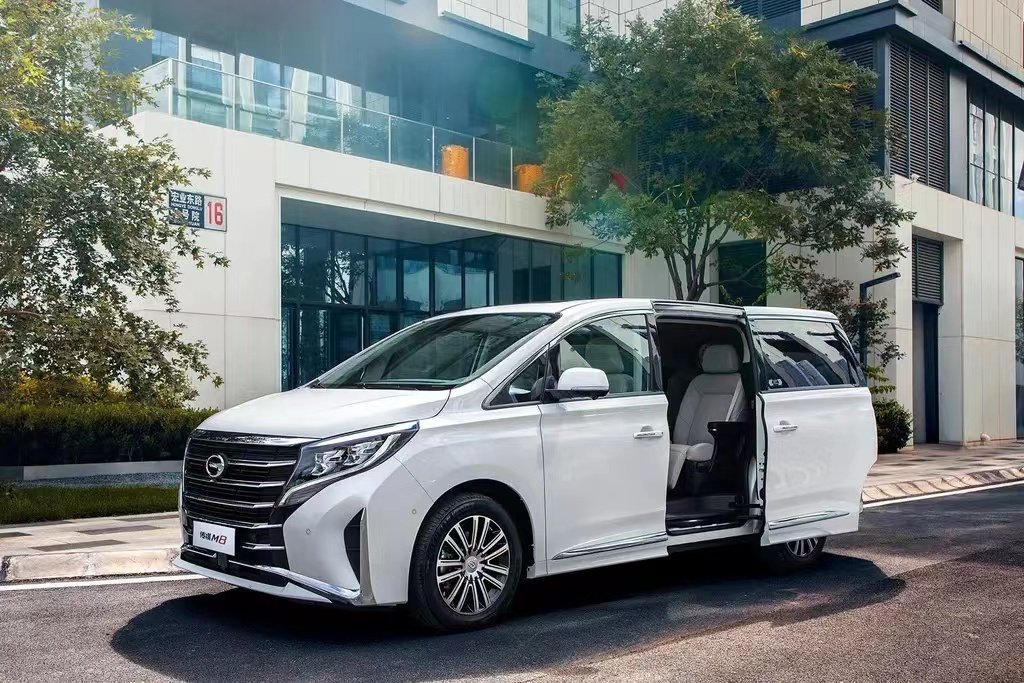 售价18.58万元起，2023款荣威iMAX8上市，换装新前脸，再战传祺M8-新浪汽车