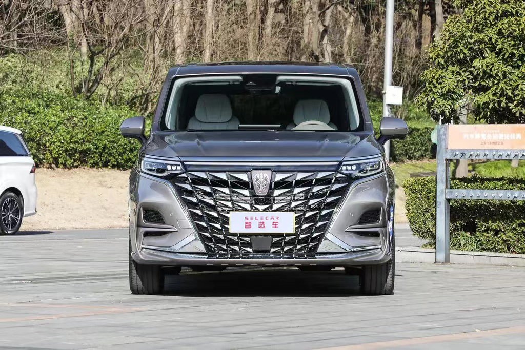 售价18.58万元起，2023款荣威iMAX8上市，换装新前脸，再战传祺M8-新浪汽车